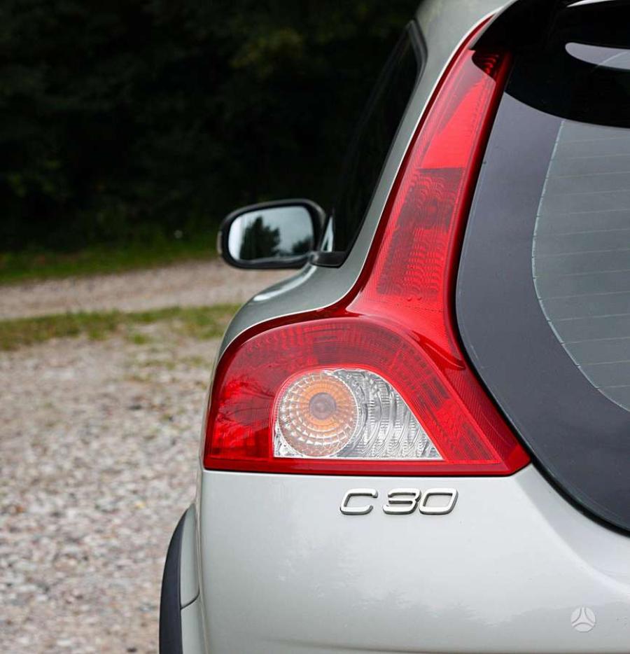 Pelēks Volvo C30 2008 Kretinga, ar dzinēja tilpumu 1.60 L un nobraukumu 286 tūkst. km par 2199 €, foto 15 vietnē AUTOMOTO.COM.LV