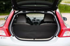 Pelēks Volvo C30 2008 Kretinga, ar dzinēja tilpumu 1.60 L un nobraukumu 286 tūkst. km par 2199 €, foto 17 vietnē AUTOMOTO.COM.LV