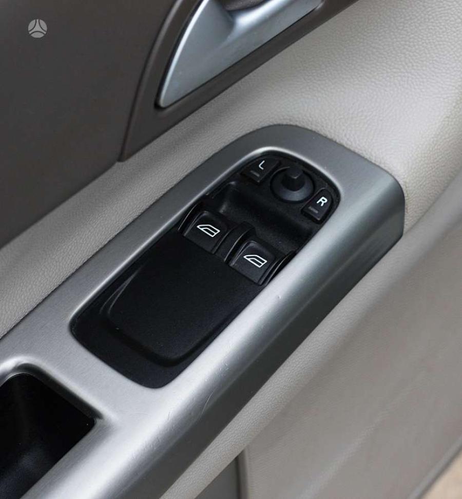 Pelēks Volvo C30 2008 Kretinga, ar dzinēja tilpumu 1.60 L un nobraukumu 286 tūkst. km par 2199 €, foto 22 vietnē AUTOMOTO.COM.LV