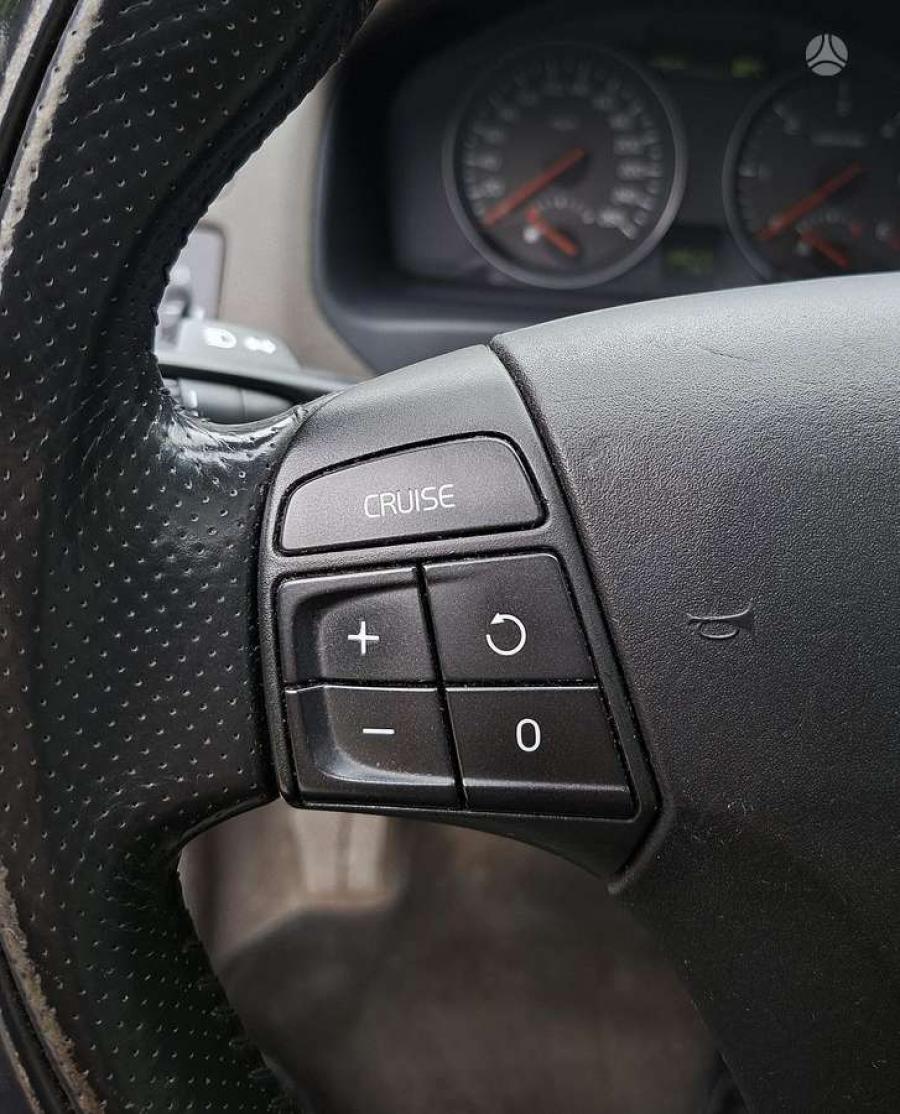 Pelēks Volvo C30 2008 Kretinga, ar dzinēja tilpumu 1.60 L un nobraukumu 286 tūkst. km par 2199 €, foto 29 vietnē AUTOMOTO.COM.LV