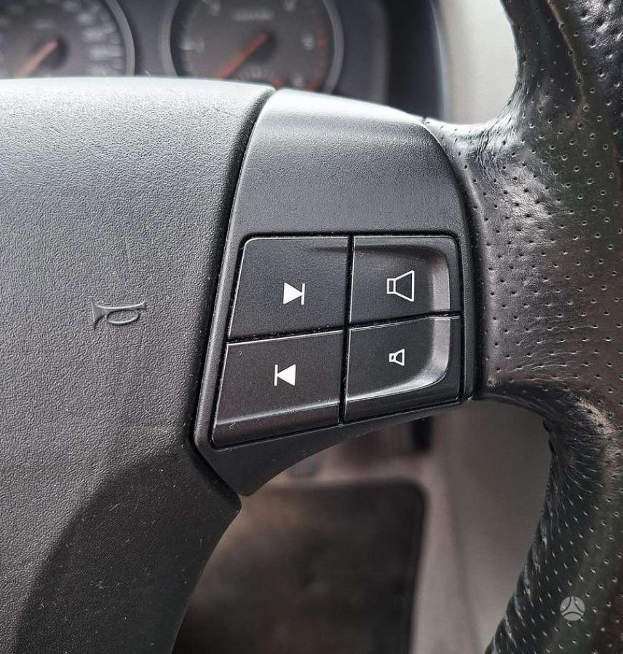 Pelēks Volvo C30 2008 Kretinga, ar dzinēja tilpumu 1.60 L un nobraukumu 286 tūkst. km par 2199 €, foto 30 vietnē AUTOMOTO.COM.LV