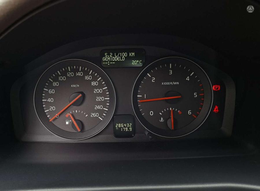 Pelēks Volvo C30 2008 Kretinga, ar dzinēja tilpumu 1.60 L un nobraukumu 286 tūkst. km par 2199 €, foto 31 vietnē AUTOMOTO.COM.LV