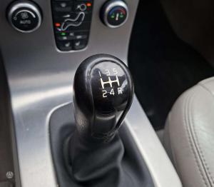 Pelēks Volvo C30 2008 Kretinga, ar dzinēja tilpumu 1.60 L un nobraukumu 286 tūkst. km par 2199 €, foto 33 vietnē AUTOMOTO.COM.LV