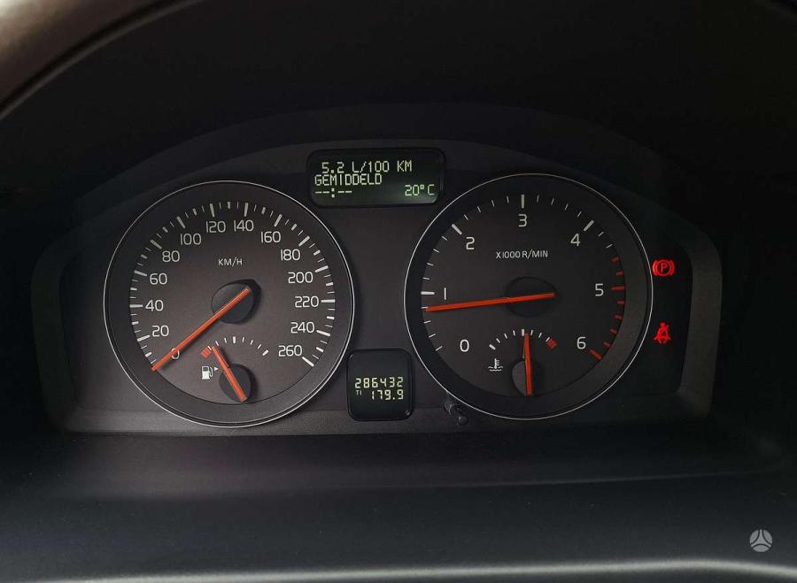 Pelēks Volvo C30 2008 Kretinga, ar dzinēja tilpumu 1.60 L un nobraukumu 286 tūkst. km par 2199 €, foto 32 vietnē AUTOMOTO.COM.LV