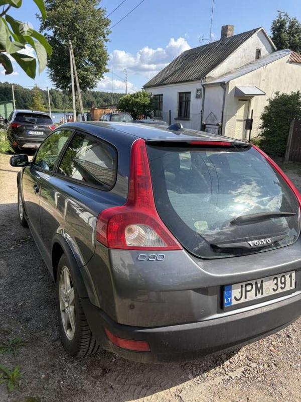 Grey Volvo C30 2008 in Siauliai, with an engine capacity of 1.56 L and mileage of 314 thousand km for 1690 €, photo 4 on AUTOMOTO.COM.LV