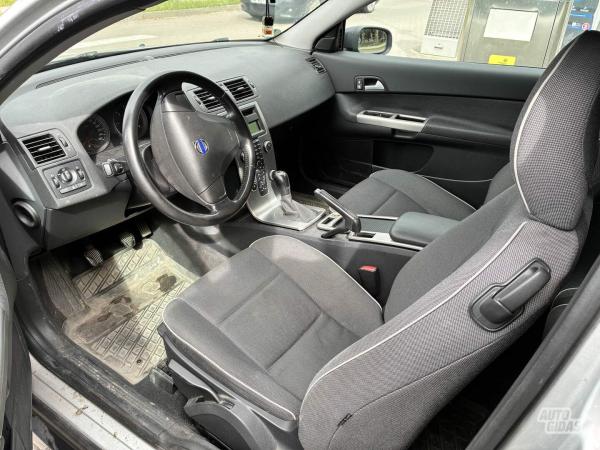 Pelēks Volvo C30 2008 Kauņa, ar dzinēja tilpumu 2.00 L un nobraukumu 310 tūkst. km par 1800 €, foto 6 vietnē AUTOMOTO.COM.LV