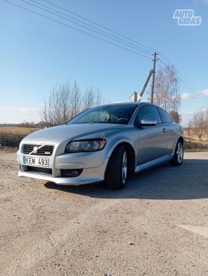 Pelēks Volvo C30 2009 Kazlų Rūda, ar dzinēja tilpumu 2.00 L un nobraukumu 250 tūkst. km par 2250 €, foto  vietnē AUTOMOTO.COM.LV