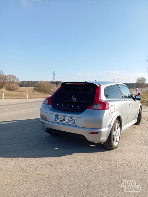 Pelēks Volvo C30 2009 Kazlų Rūda, ar dzinēja tilpumu 2.00 L un nobraukumu 250 tūkst. km par 2250 €, foto 3 vietnē AUTOMOTO.COM.LV