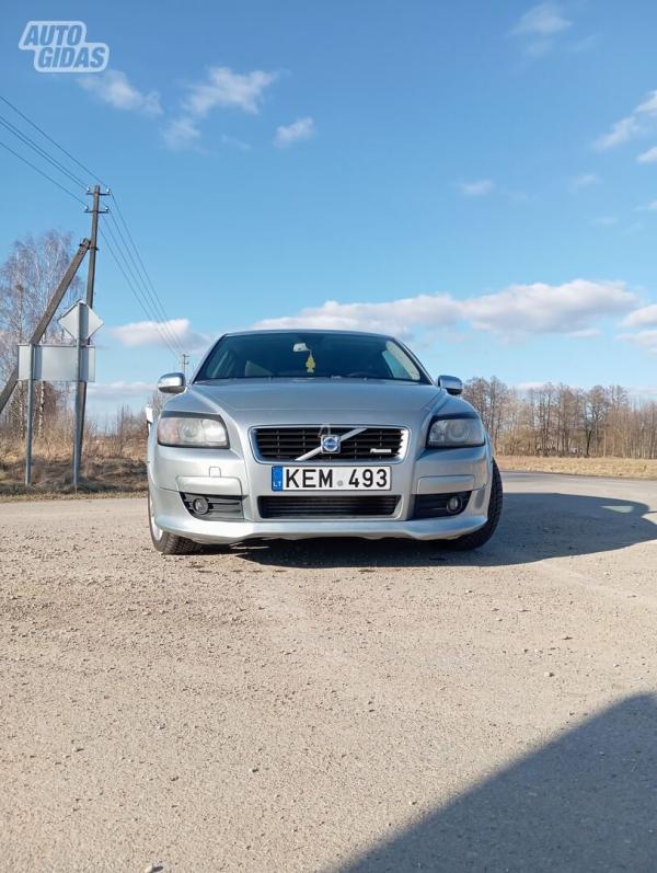 Pelēks Volvo C30 2009 Kazlų Rūda, ar dzinēja tilpumu 2.00 L un nobraukumu 250 tūkst. km par 2250 €, foto 4 vietnē AUTOMOTO.COM.LV