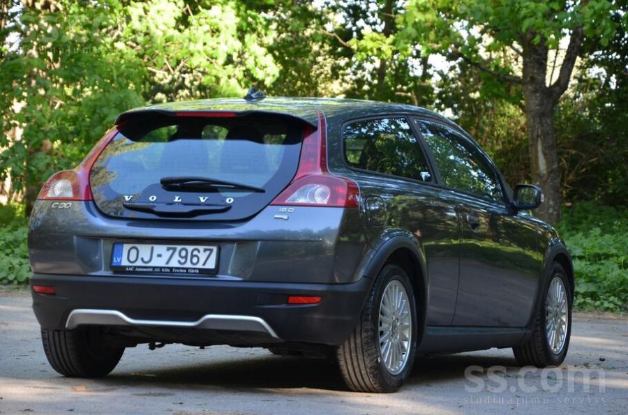 Pelēks Volvo C30 2009 Rīga, ar dzinēja tilpumu 1.60 L un nobraukumu 196 tūkst. km par 2790 €, foto 8 vietnē AUTOMOTO.COM.LV