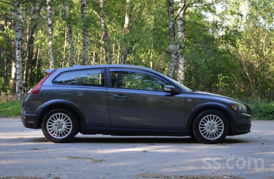 Pelēks Volvo C30 2009 Rīga, ar dzinēja tilpumu 1.60 L un nobraukumu 196 tūkst. km par 2790 €, foto 9 vietnē AUTOMOTO.COM.LV