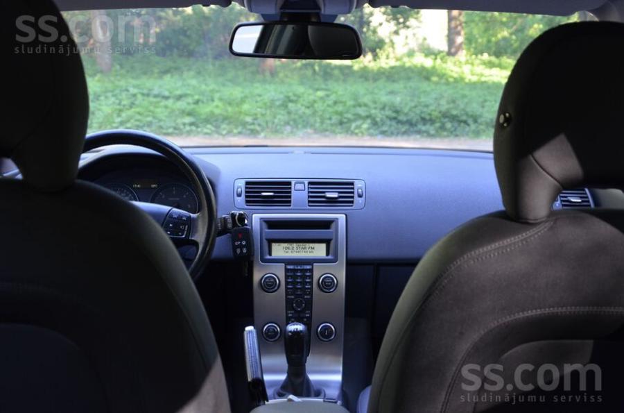 Pelēks Volvo C30 2009 Rīga, ar dzinēja tilpumu 1.60 L un nobraukumu 196 tūkst. km par 2790 €, foto 12 vietnē AUTOMOTO.COM.LV