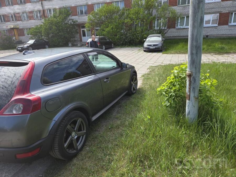 Pelēks Volvo C30 2009 Liepāja, ar dzinēja tilpumu 2.00 L un nobraukumu 280 tūkst. km par 3300 €, foto 4 vietnē AUTOMOTO.COM.LV