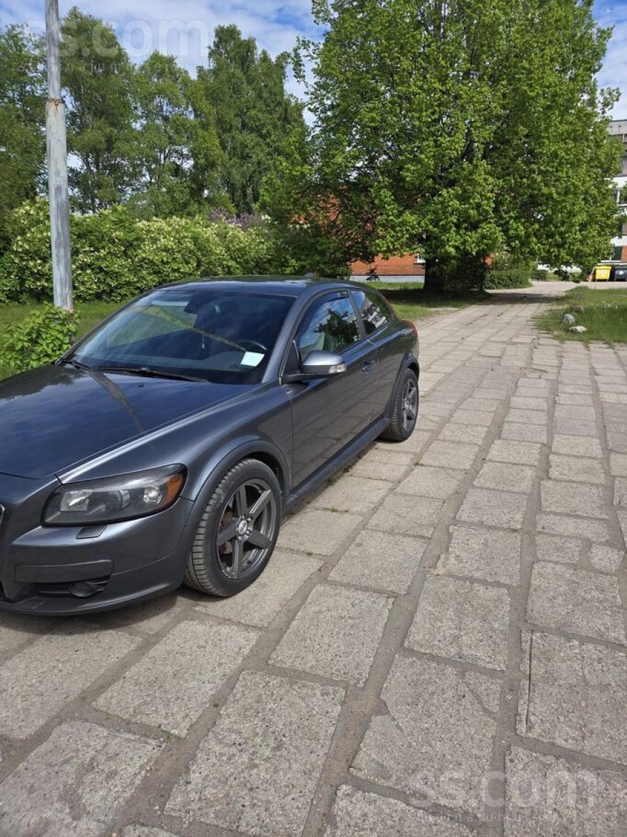 Pelēks Volvo C30 2009 Liepāja, ar dzinēja tilpumu 2.00 L un nobraukumu 280 tūkst. km par 3300 €, foto 6 vietnē AUTOMOTO.COM.LV
