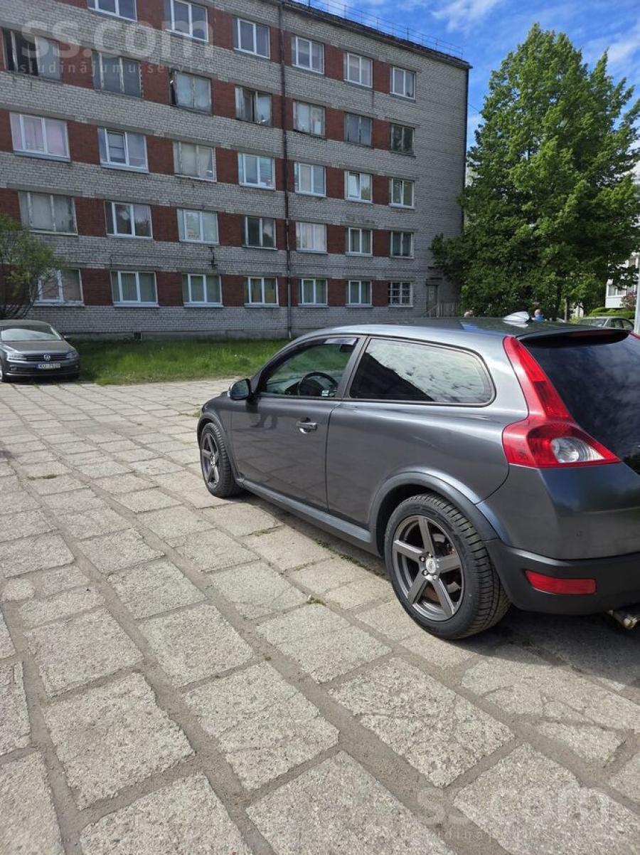 Pelēks Volvo C30 2009 Liepāja, ar dzinēja tilpumu 2.00 L un nobraukumu 280 tūkst. km par 3300 €, foto 7 vietnē AUTOMOTO.COM.LV