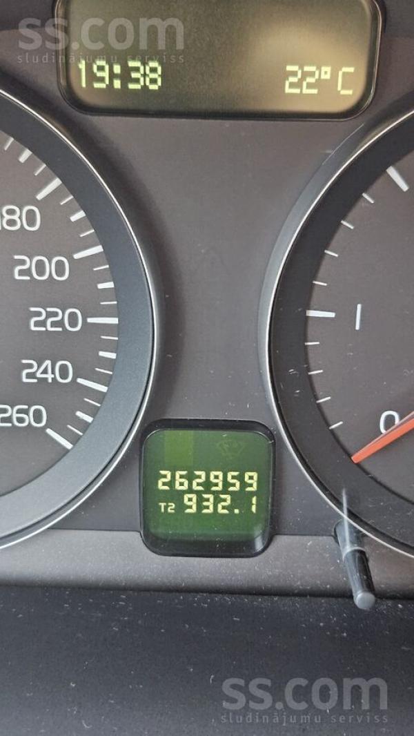 Pelēks Volvo C30 2009 Rīga, ar dzinēja tilpumu 1.60 L un nobraukumu 263 tūkst. km par 2500 €, foto 7 vietnē AUTOMOTO.COM.LV
