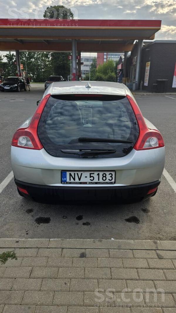 Grey Volvo C30 2009 in Riga, with an engine capacity of 1.60 L and mileage of 263 thousand km for 2500 €, photo 3 on AUTOMOTO.COM.LV