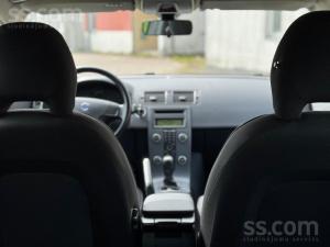 Pelēks Volvo C30 2010 Rīga, ar dzinēja tilpumu 1.60 L un nobraukumu 145 tūkst. km par 4500 €, foto 19 vietnē AUTOMOTO.COM.LV