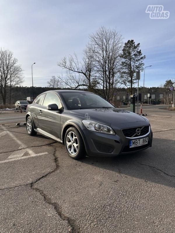 Grey Volvo C30 2010 in Vilnius, with an engine capacity of 1.60 L and mileage of 354 thousand km for 2350 €, photo 3 on AUTOMOTO.COM.LV