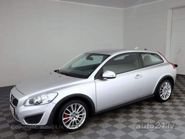 Pelēks Volvo C30 2010 Tallina, ar dzinēja tilpumu 1.60 L un nobraukumu 294 tūkst. km par 2999 €, foto 2 vietnē AUTOMOTO.COM.LV