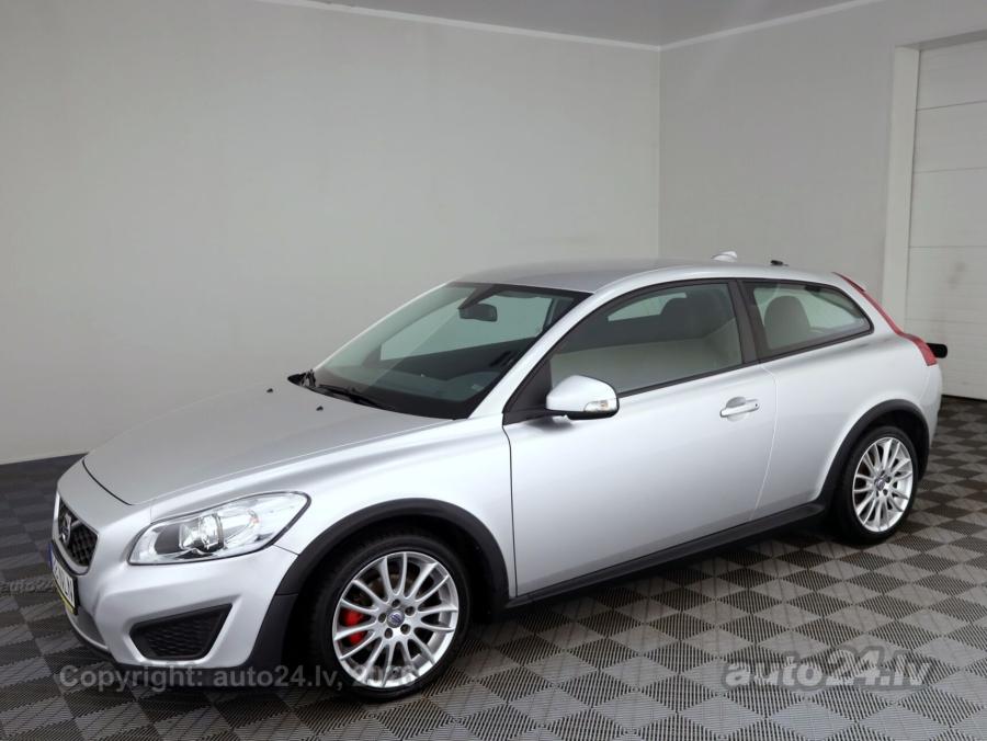 Pelēks Volvo C30 2010 Tallina, ar dzinēja tilpumu 1.60 L un nobraukumu 294 tūkst. km par 2999 €, foto 3 vietnē AUTOMOTO.COM.LV