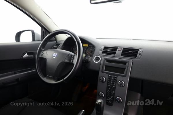 Pelēks Volvo C30 2010 Tallina, ar dzinēja tilpumu 1.60 L un nobraukumu 294 tūkst. km par 2999 €, foto 5 vietnē AUTOMOTO.COM.LV