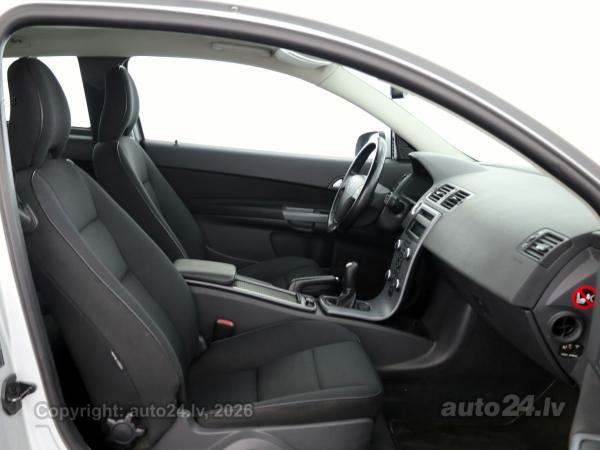 Pelēks Volvo C30 2010 Tallina, ar dzinēja tilpumu 1.60 L un nobraukumu 294 tūkst. km par 2999 €, foto 6 vietnē AUTOMOTO.COM.LV
