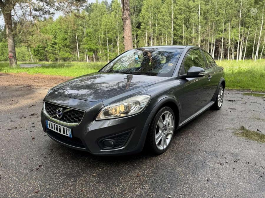 Серый Вольво Ц30 2010 в Таураге, объемом двигателя 1.56 л и пробегом 232 тыс. км за 2800 €, фото 1 на AUTOMOTO.COM.LV