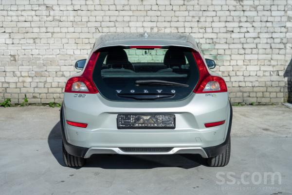 Grey Volvo C30 2010 in Liepaja, with an engine capacity of 1.60 L and mileage of 278 thousand km for 4300 €, photo 3 on AUTOMOTO.COM.LV