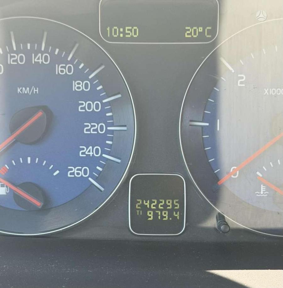 Pelēks Volvo C30 2010 Panevēža, ar dzinēja tilpumu 1.60 L un nobraukumu 242 tūkst. km par 3800 €, foto 8 vietnē AUTOMOTO.COM.LV