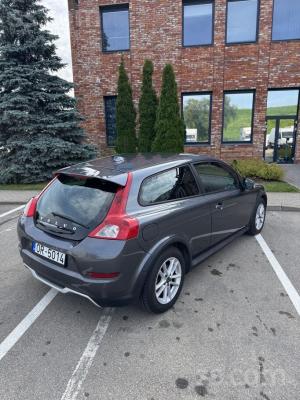 Pelēks Volvo C30 2010 Rīga, ar dzinēja tilpumu 1.60 L un nobraukumu 277 tūkst. km par 3390 €, foto 4 vietnē AUTOMOTO.COM.LV