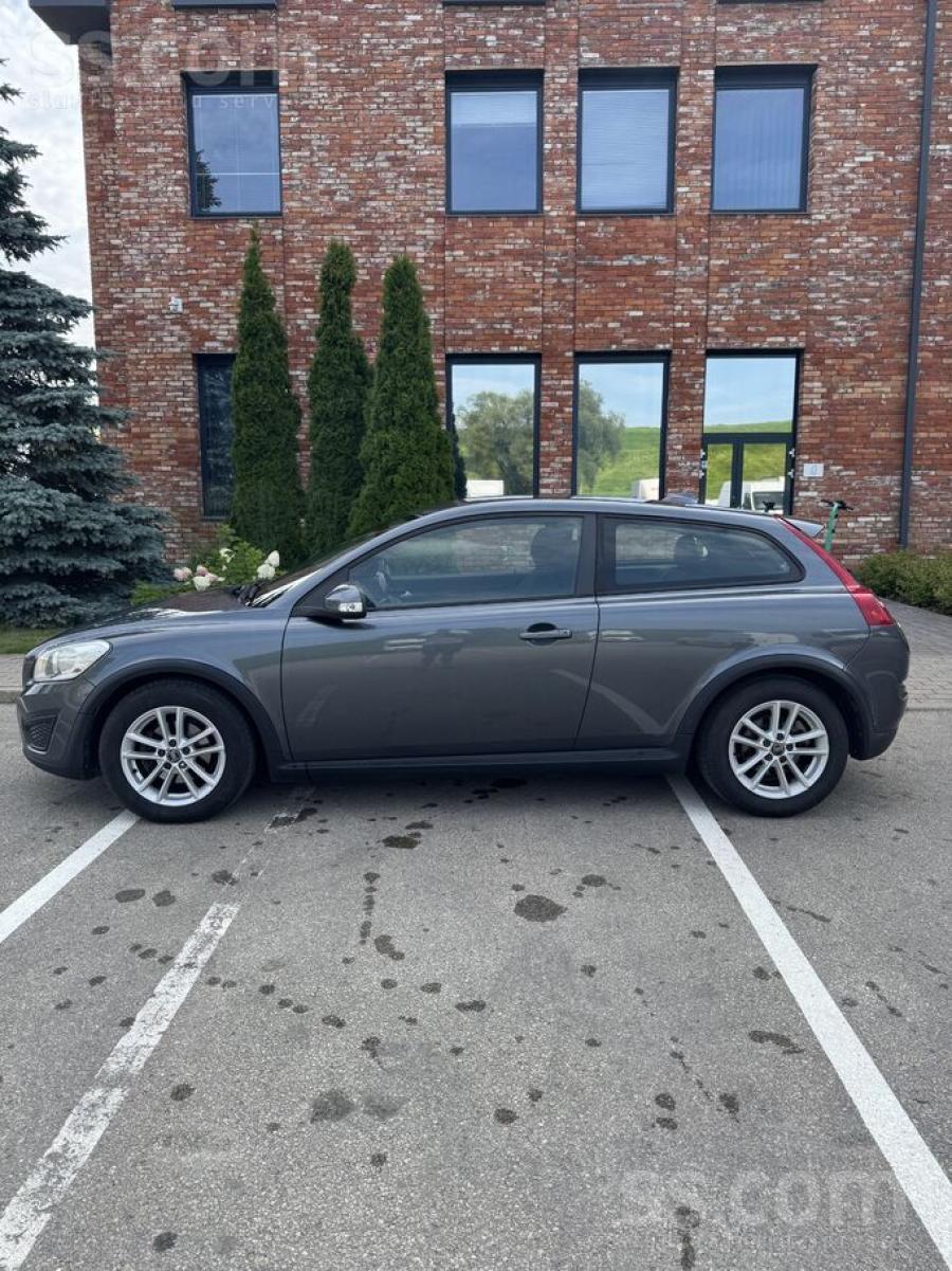 Pelēks Volvo C30 2010 Rīga, ar dzinēja tilpumu 1.60 L un nobraukumu 277 tūkst. km par 3390 €, foto 6 vietnē AUTOMOTO.COM.LV