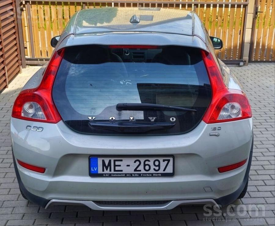 Grey Volvo C30 2010 in Riga, with an engine capacity of 1.60 L and mileage of 255 thousand km for 3450 €, photo 1 on AUTOMOTO.COM.LV