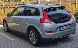 Grey Volvo C30 2010 in Riga, with an engine capacity of 1.60 L and mileage of 255 thousand km for 3450 €, photo 3 on AUTOMOTO.COM.LV
