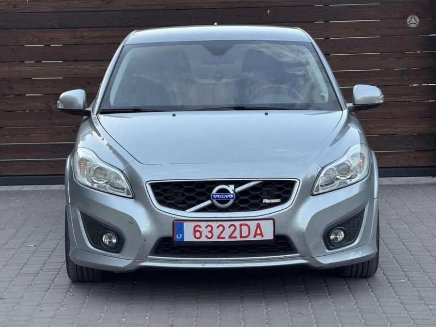 Grey Volvo C30 2010 in Vilnius, with an engine capacity of 1.56 L and mileage of 353 thousand km for 3333 €, photo 3 on AUTOMOTO.COM.LV
