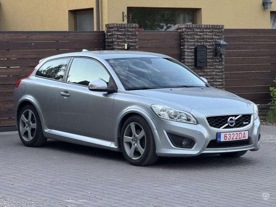 Grey Volvo C30 2010 in Vilnius, with an engine capacity of 1.56 L and mileage of 353 thousand km for 3333 €, photo 4 on AUTOMOTO.COM.LV