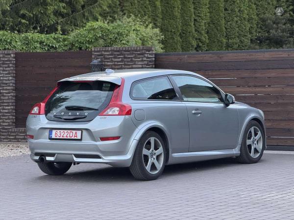 Pelēks Volvo C30 2010 Viļņa, ar dzinēja tilpumu 1.56 L un nobraukumu 353 tūkst. km par 3333 €, foto 4 vietnē AUTOMOTO.COM.LV