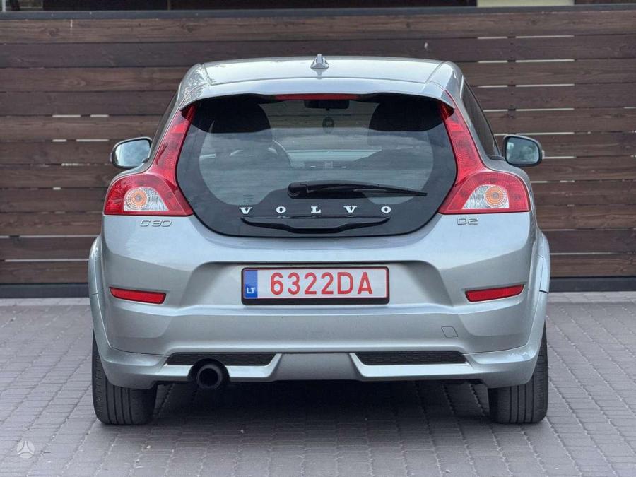 Grey Volvo C30 2010 in Vilnius, with an engine capacity of 1.56 L and mileage of 353 thousand km for 3333 €, photo 6 on AUTOMOTO.COM.LV