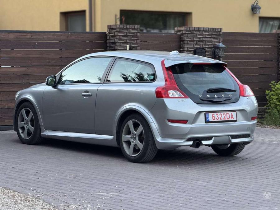 Grey Volvo C30 2010 in Vilnius, with an engine capacity of 1.56 L and mileage of 353 thousand km for 3333 €, photo 7 on AUTOMOTO.COM.LV