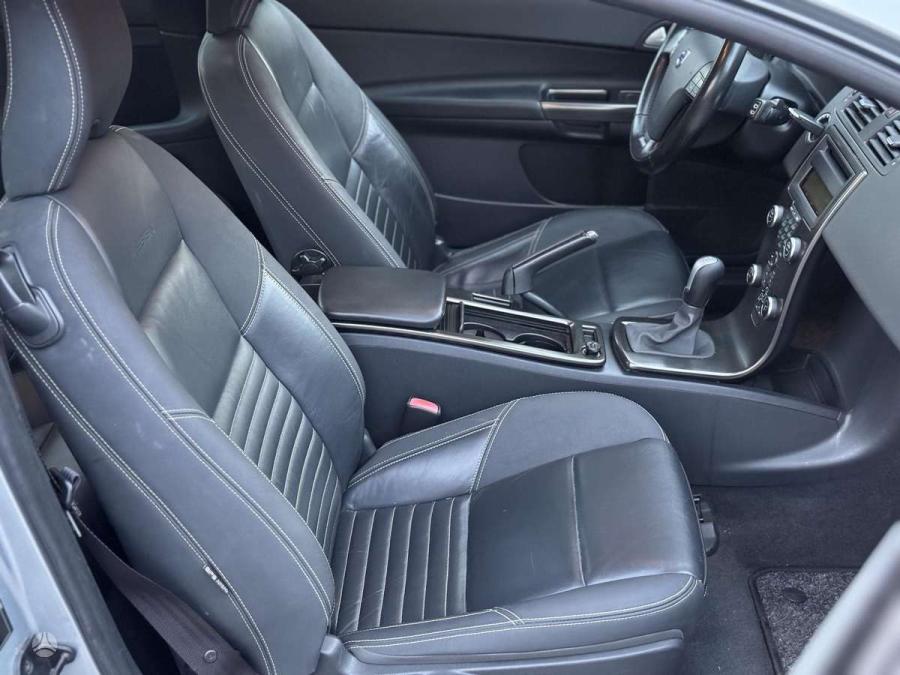 Grey Volvo C30 2010 in Vilnius, with an engine capacity of 1.56 L and mileage of 353 thousand km for 3333 €, photo 10 on AUTOMOTO.COM.LV