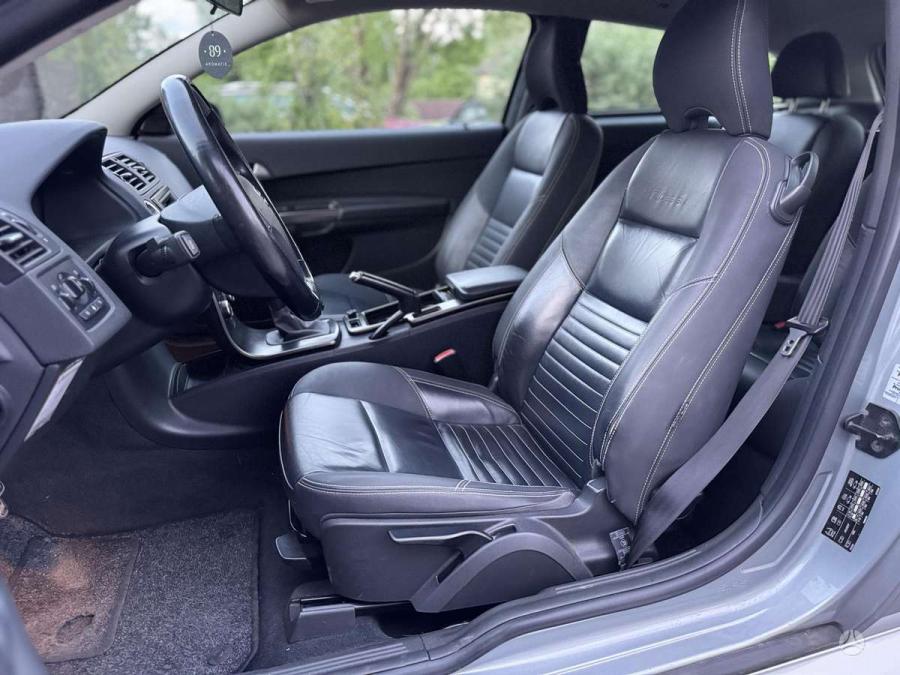 Grey Volvo C30 2010 in Vilnius, with an engine capacity of 1.56 L and mileage of 353 thousand km for 3333 €, photo 12 on AUTOMOTO.COM.LV
