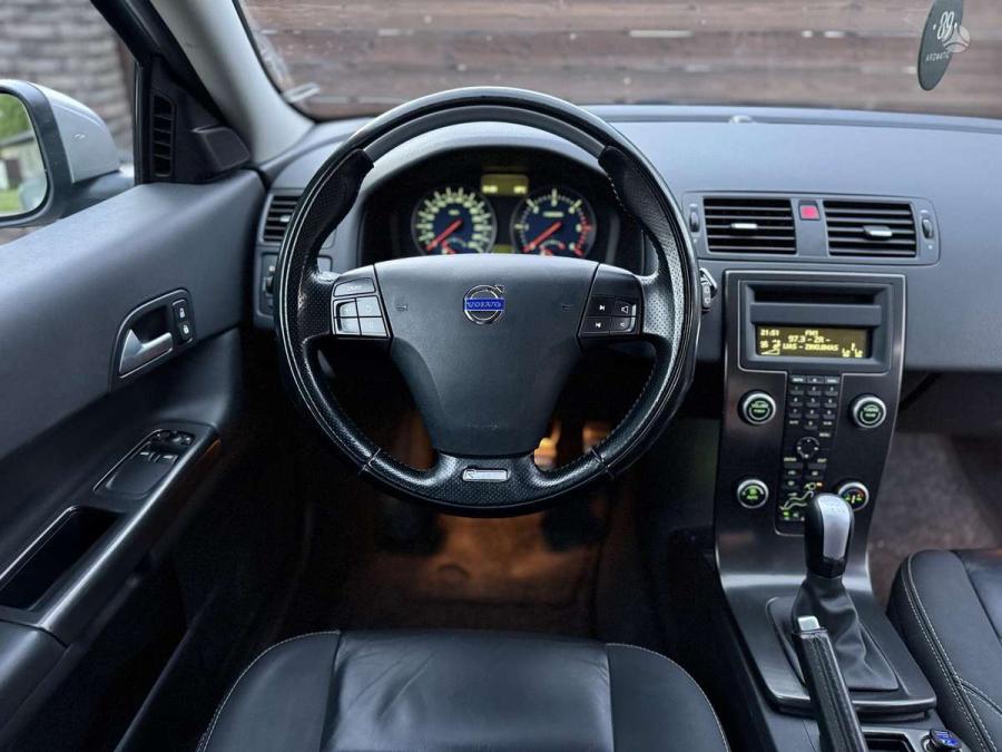 Grey Volvo C30 2010 in Vilnius, with an engine capacity of 1.56 L and mileage of 353 thousand km for 3333 €, photo 13 on AUTOMOTO.COM.LV