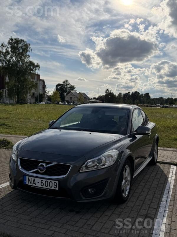 Pelēks Volvo C30 2010 Rīga, ar dzinēja tilpumu 1.60 L un nobraukumu 259 tūkst. km par 4200 €, foto 1 vietnē AUTOMOTO.COM.LV