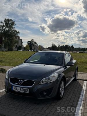 Pelēks Volvo C30 2010 Rīga, ar dzinēja tilpumu 1.60 L un nobraukumu 259 tūkst. km par 4200 €, foto  vietnē AUTOMOTO.COM.LV
