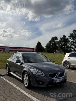 Pelēks Volvo C30 2010 Rīga, ar dzinēja tilpumu 1.60 L un nobraukumu 259 tūkst. km par 4200 €, foto 4 vietnē AUTOMOTO.COM.LV