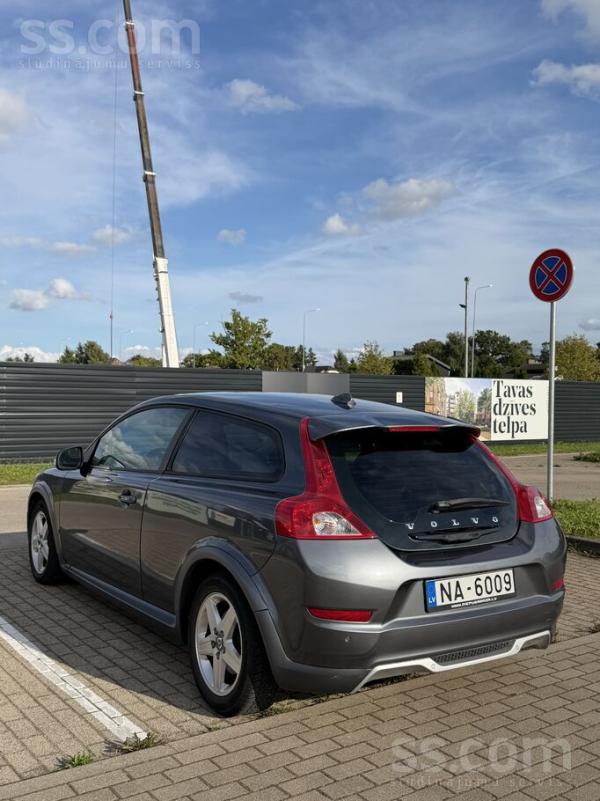 Pelēks Volvo C30 2010 Rīga, ar dzinēja tilpumu 1.60 L un nobraukumu 259 tūkst. km par 4200 €, foto 6 vietnē AUTOMOTO.COM.LV