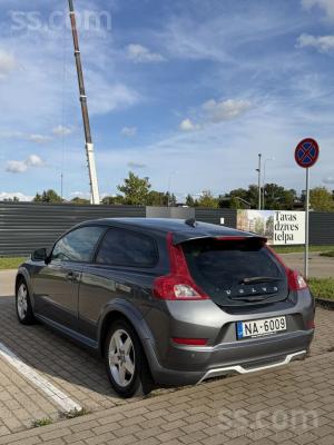 Pelēks Volvo C30 2010 Rīga, ar dzinēja tilpumu 1.60 L un nobraukumu 259 tūkst. km par 4200 €, foto 6 vietnē AUTOMOTO.COM.LV