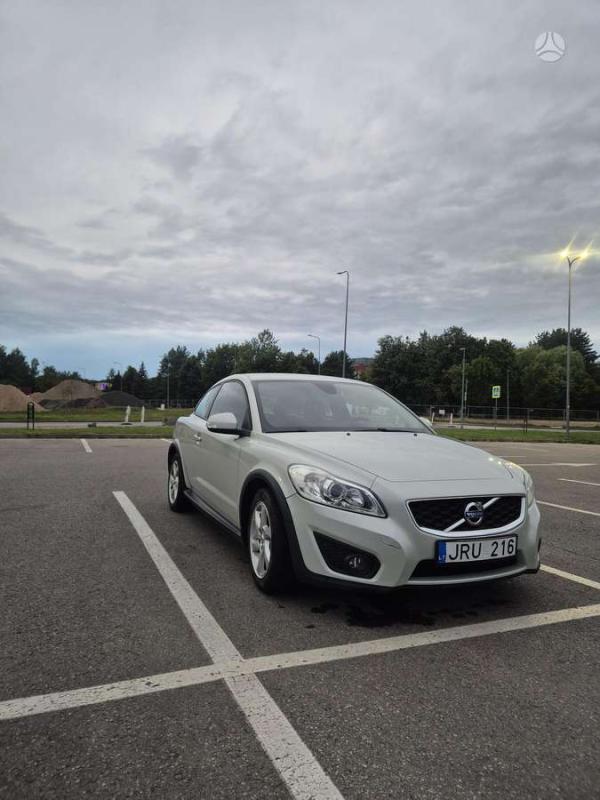 Grey Volvo C30 2010 in Kaunas, with an engine capacity of 1.56 L and mileage of 226 thousand km for 2100 €, photo 1 on AUTOMOTO.COM.LV