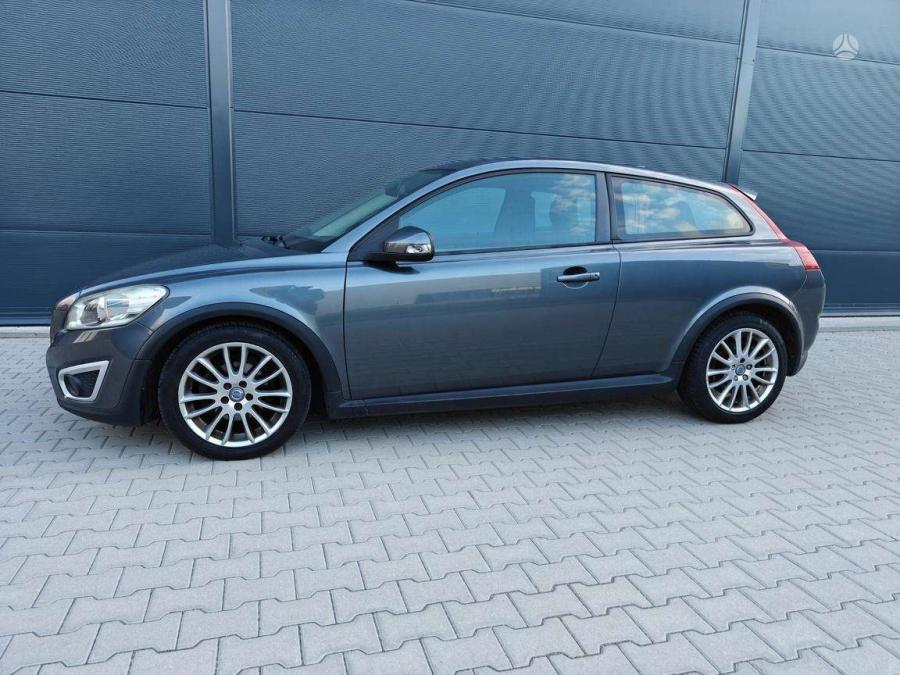 Pelēks Volvo C30 2010 Utena, ar dzinēja tilpumu 1.56 L un nobraukumu 316 tūkst. km par 3200 €, foto 6 vietnē AUTOMOTO.COM.LV