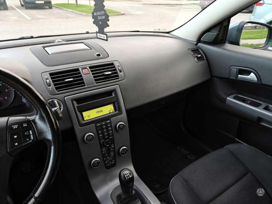 Pelēks Volvo C30 2010 Utena, ar dzinēja tilpumu 1.56 L un nobraukumu 316 tūkst. km par 3200 €, foto 11 vietnē AUTOMOTO.COM.LV